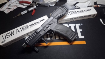 基本全新 ASG/KJ B&T USW A1 一槍三匣(兩長) CERAKOTE滑套 翔準國際生存遊戲官方網站AIRSOFT