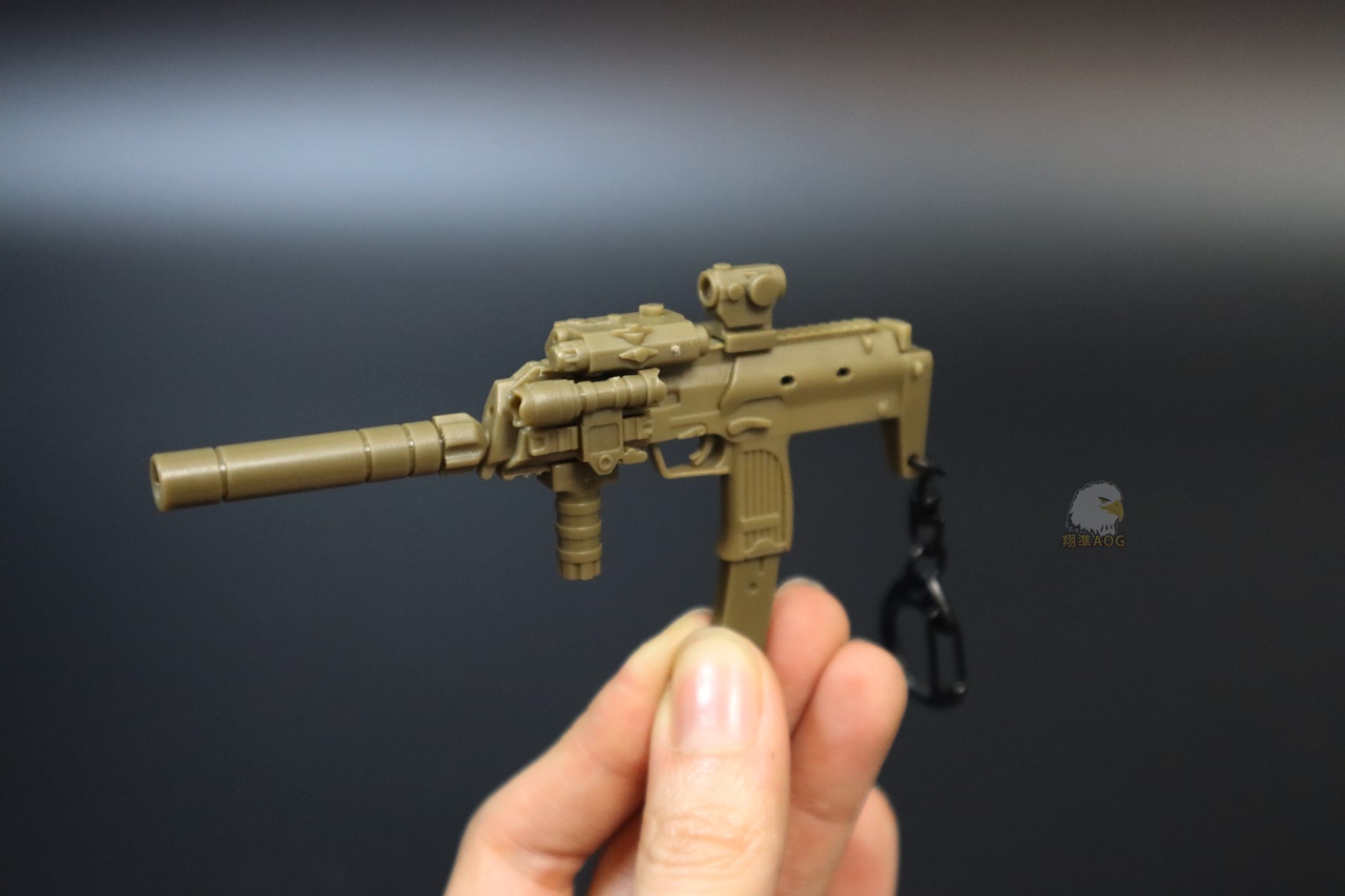 【翔準AOG】迷版 MP7A2鑰匙圈(黑/沙)P0507ZL可拆裝配件 拉柄 軍迷周邊迷你掛件模型玩具MP7A2衝鋒槍模鑰匙扣可拉栓拆裝 翔 ...
